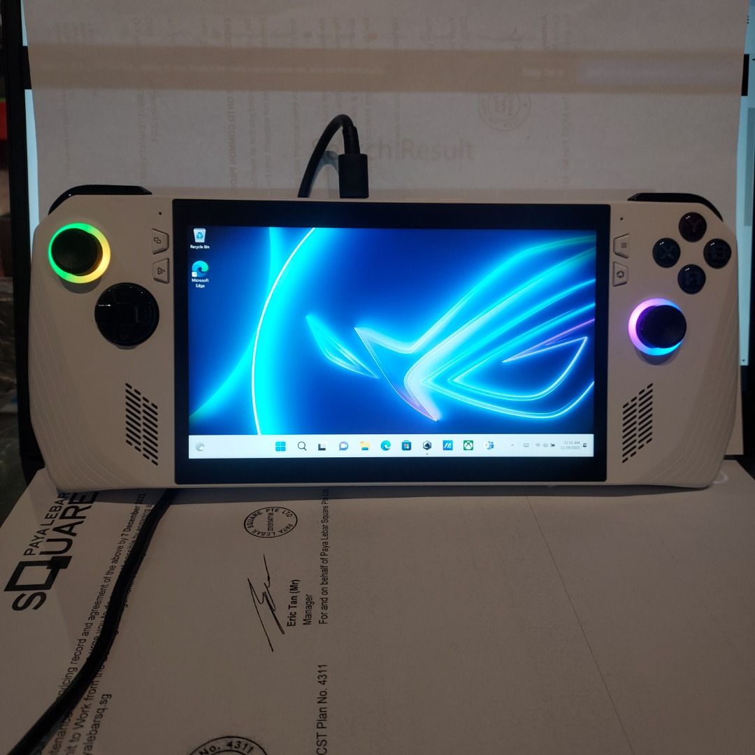 Asus ROG Ally (warranty till 2025 sept 13), Video Gaming, Video Game ...