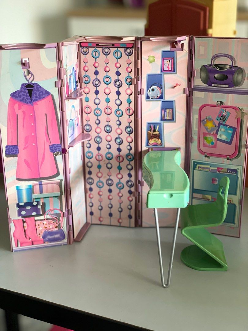 Barbie Study looker, Toys & Collectibles, Mainan di Carousell