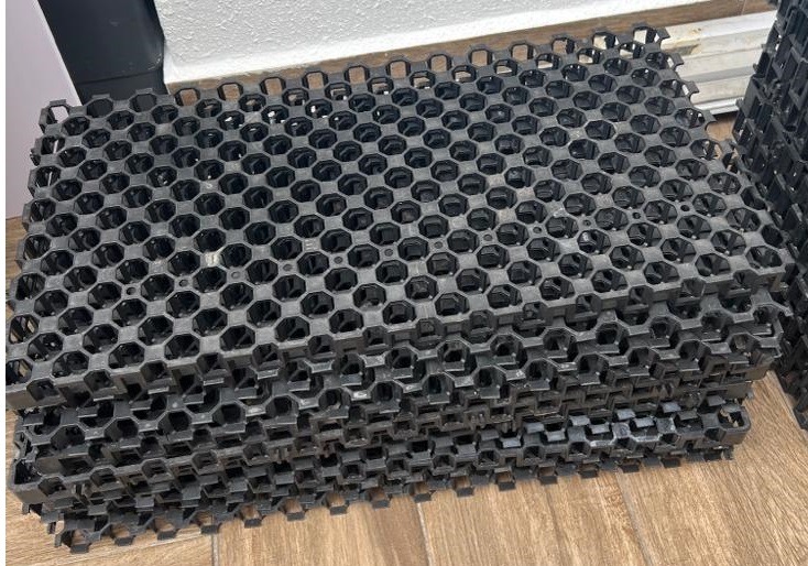 Bundle of 10 pieces (half) of 2cm Drainage Cells, Furniture & Home ...