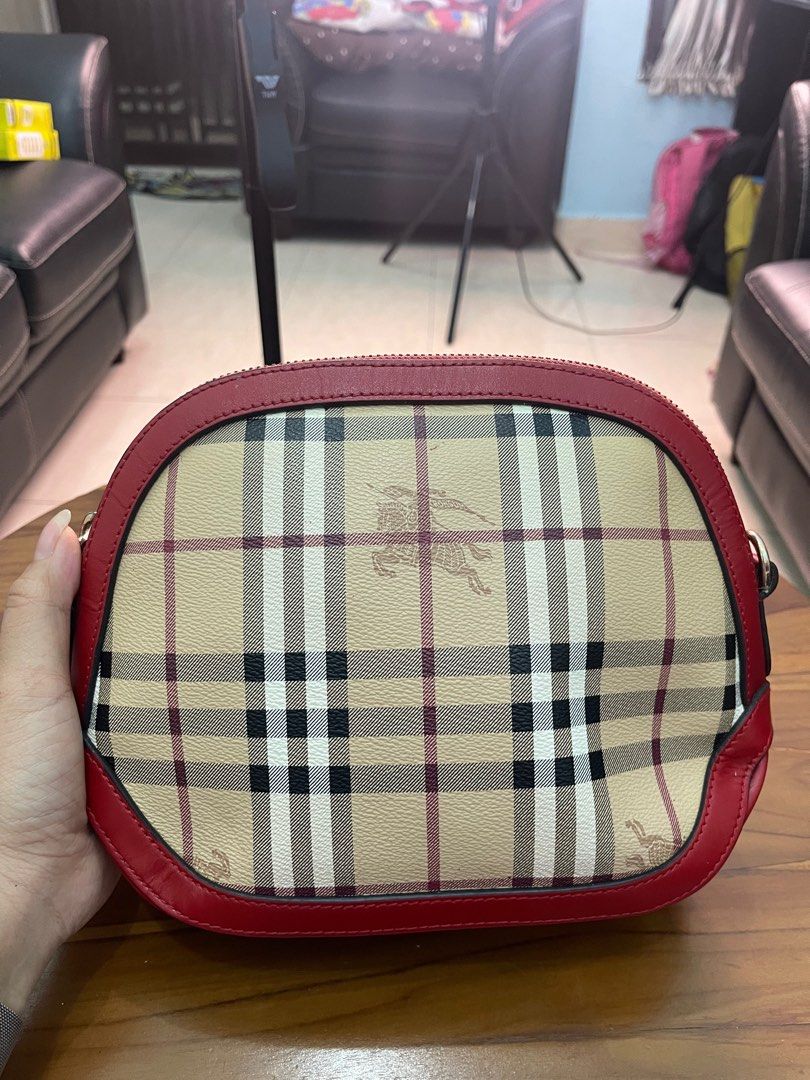 Burberry sling bag, Barang Mewah, Tas & Dompet di Carousell