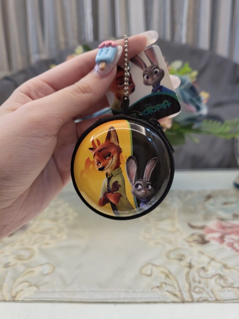 Disney Zootopia Mini Metal Container Keychain, Hobbies & Toys, Toys ...