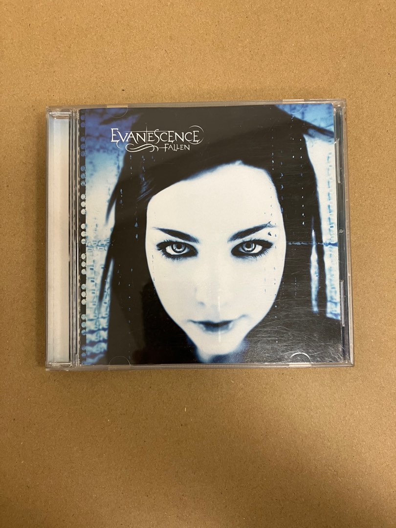 EVANESCENCE FALLEN伊凡賽斯二手CD 專輯, 書籍、休閒與玩具, 樂器、音樂相關, CD、DVD在旋轉拍賣
