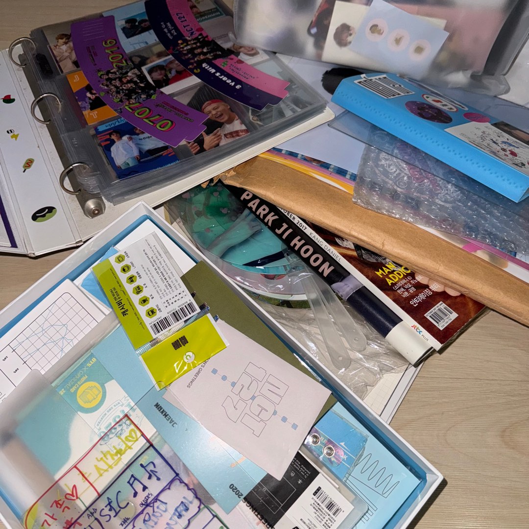 FREE KPOP MERCH, Hobbies & Toys, Memorabilia & Collectibles, K-Wave on ...