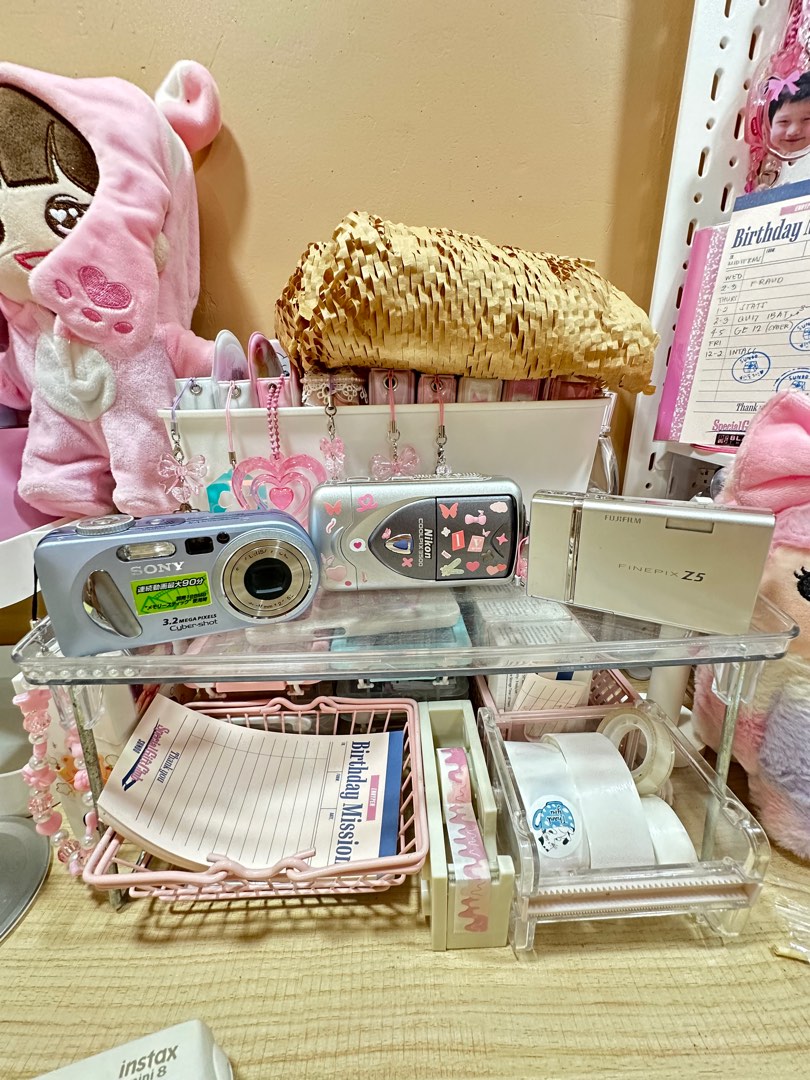 FUJIFILM Z5, NIKON COOLPIX 3500, SONY CYBER-SHOT DSC-P8, Photography, Cameras on Carousell