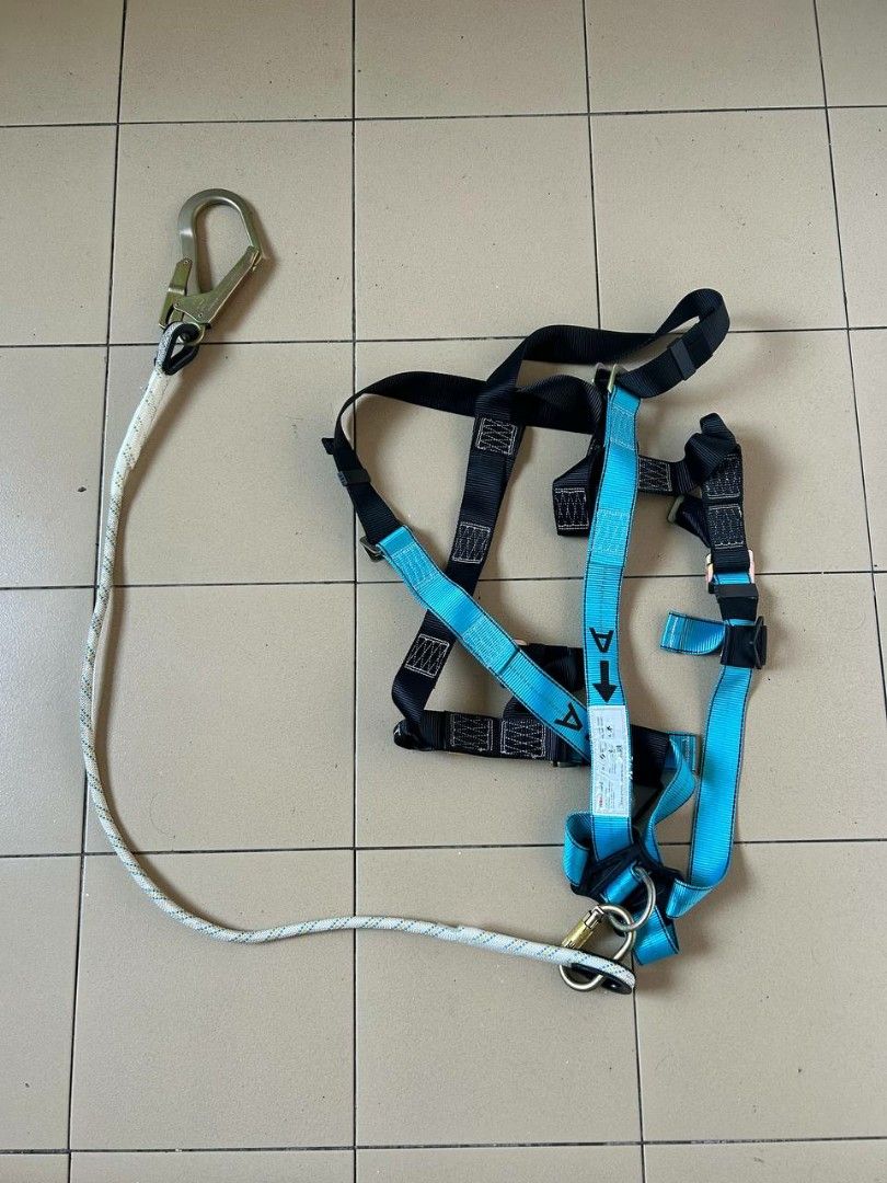 Full Body Harness, Sports Equipment, Hiking & Camping on Carousell
