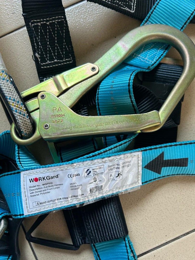 Full Body Harness, Sports Equipment, Hiking & Camping on Carousell