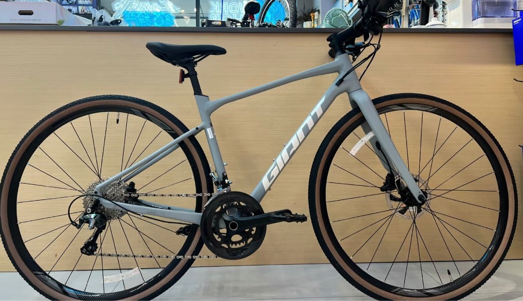 Giant revolt F1 hybrid bike 2023 model carbon fiber fork on off road ...