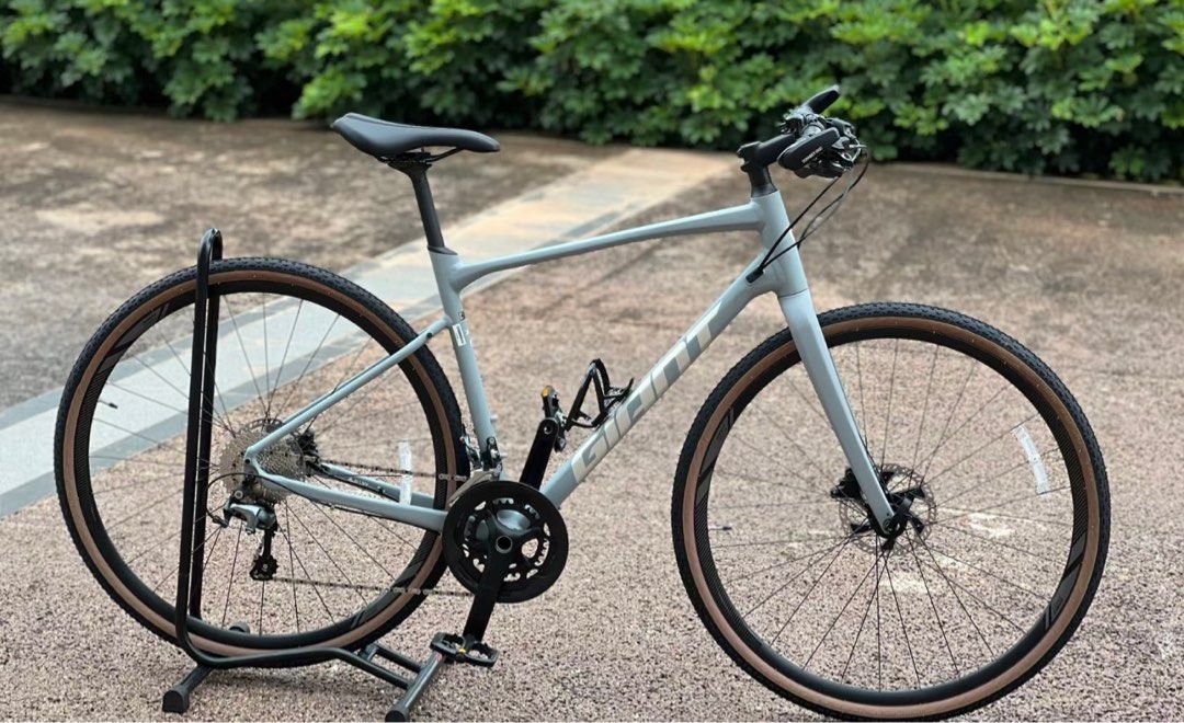 Giant revolt F1 hybrid bike 2023 model carbon fiber fork on off road ...