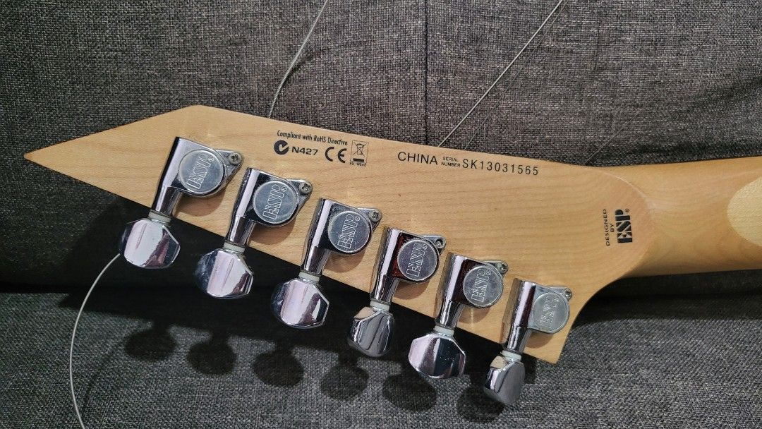 Gitar listrik ESP M10 made in china, Musik & Media, Alat di Carousell
