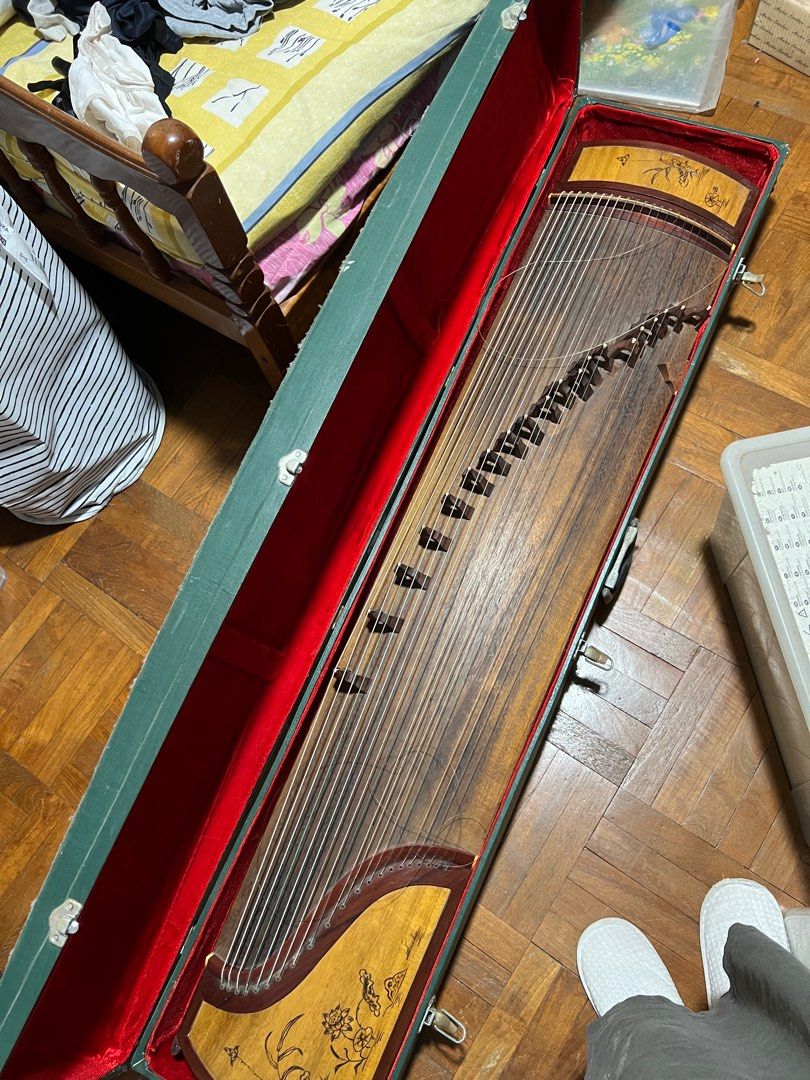 Guzheng with stands, Hobbies & Toys, Music & Media, Musical Instruments on Carousell