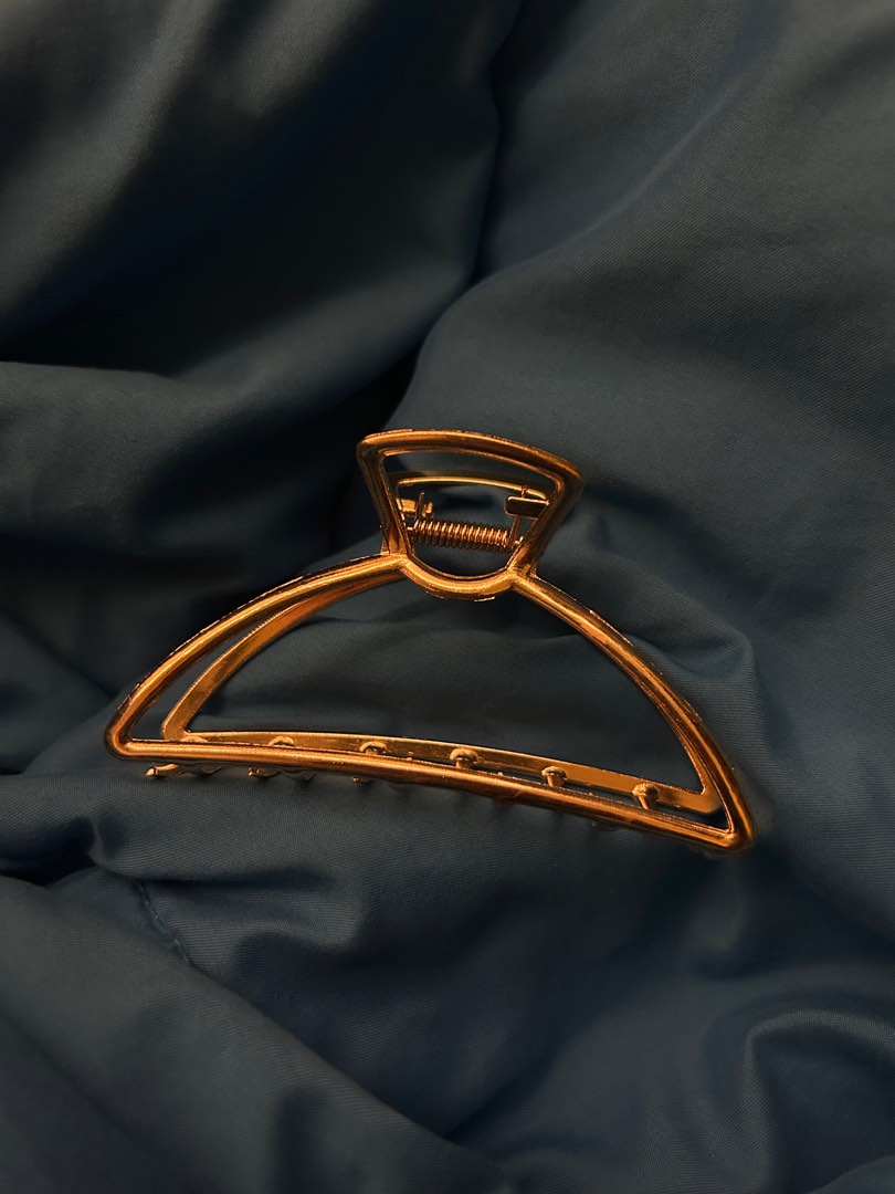 Korean High-Quality Claw Clips, Women's Fashion, Watches & Accessories ...