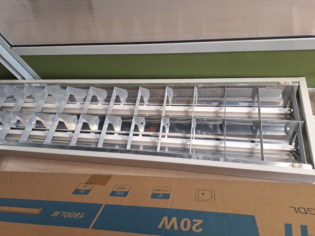 Led top mirror reflector fitting 2x4, Furniture & Home Living, Lighting ... Led top mirror reflector fitting 2x4, Furniture & Home Living, Lighting ...