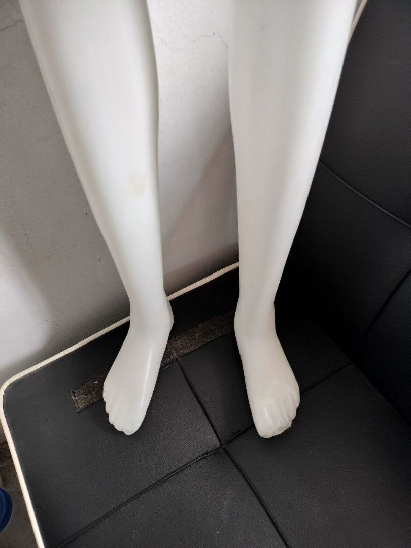 Leg Mannequin, Women's Fashion, Bottoms, Jeans on Carousell