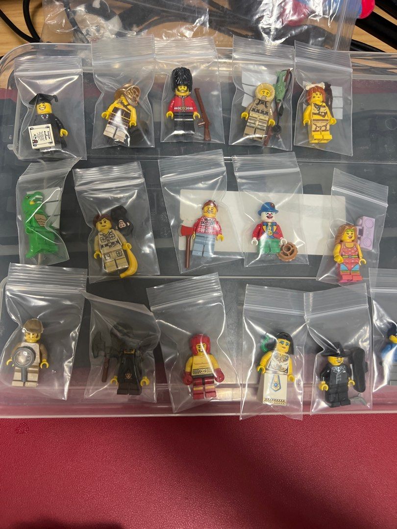Lego Series 5 Full Set of 16 Minifigures Collectibles 8805 Gladiator ...