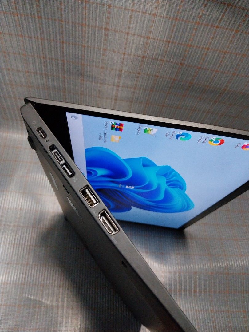 Lenovo X1 Carbon lightly used laptop for salt at very reasonable price ...