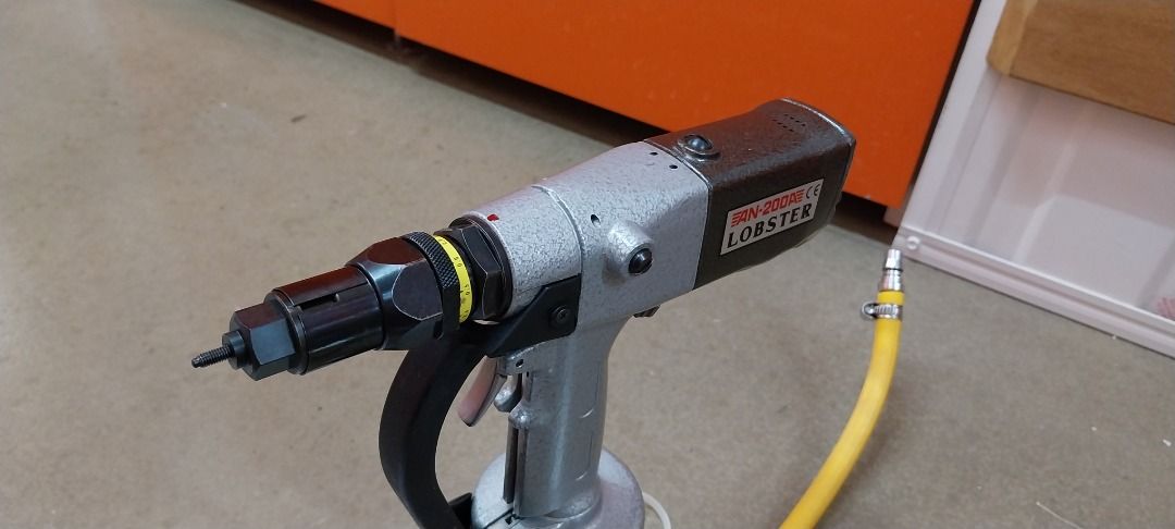 LOBSTER AN-200A AIR-NUTTER ( PNEUMATIC NUT CRIMPING TOOL ), Furniture ...