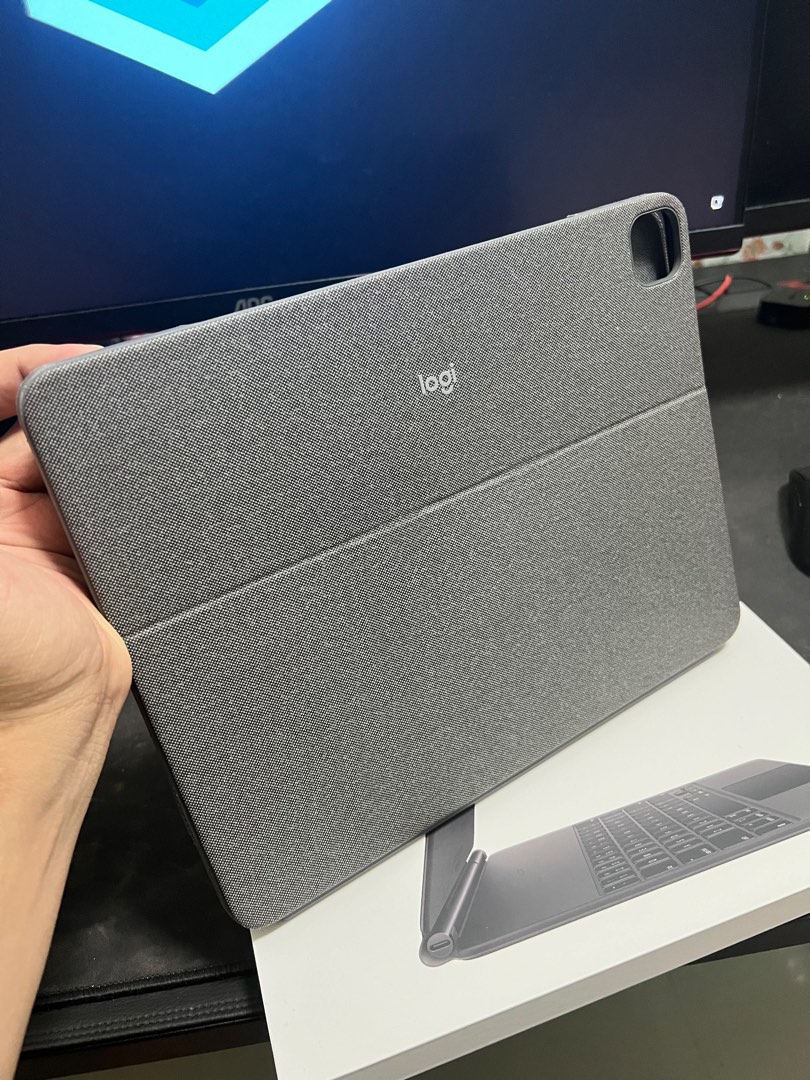 Logitech Combo Touch Backlit Keyboard Case With Trackpad for iPad Pro ...