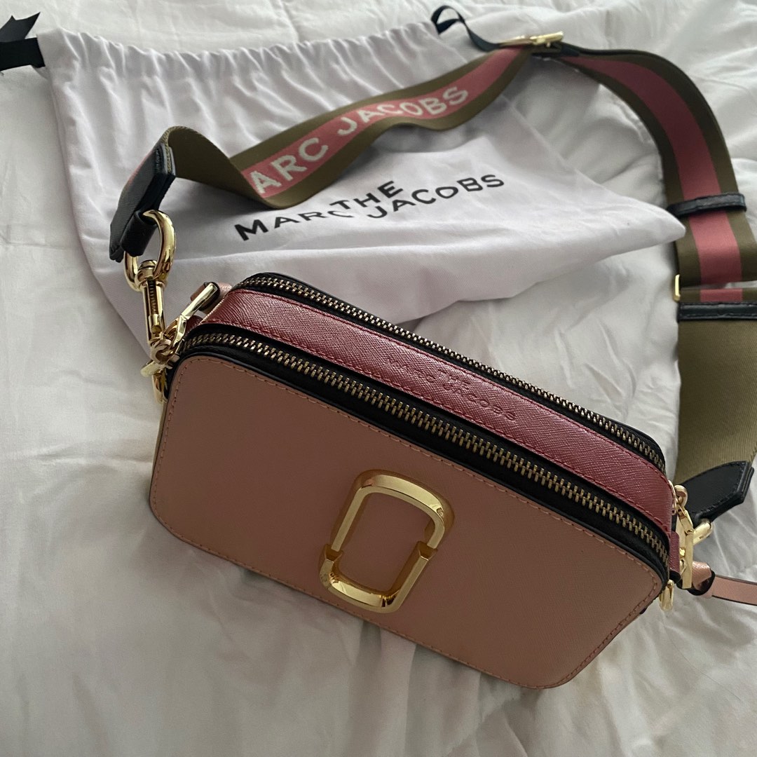 Marc Jacobs original snapshot crossbody bag, Women's Fashion, Bags ...