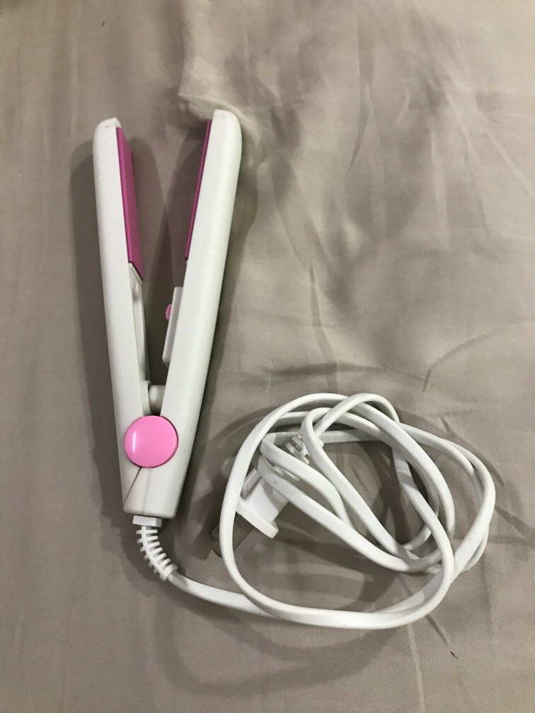 mini hair straightener, Beauty & Personal Care, Hair on Carousell
