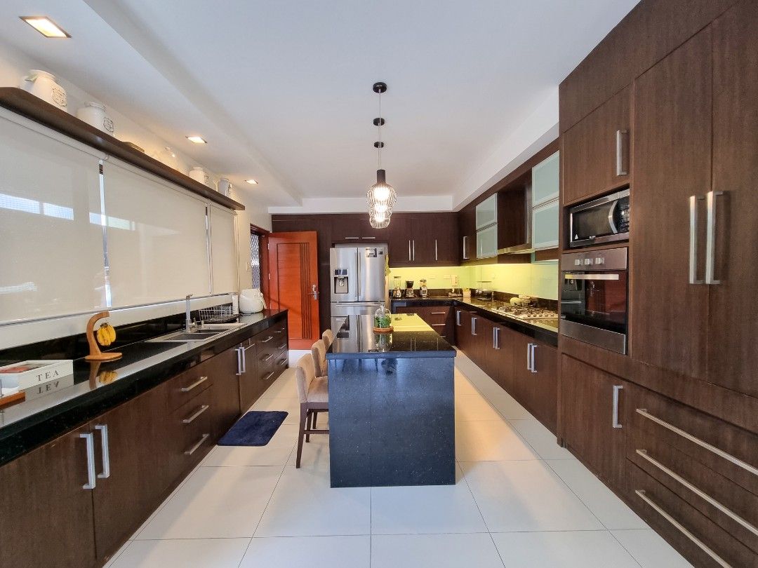 Modern Tropical House for Sale in Posadas Village, Sucat, Muntinlupa ...