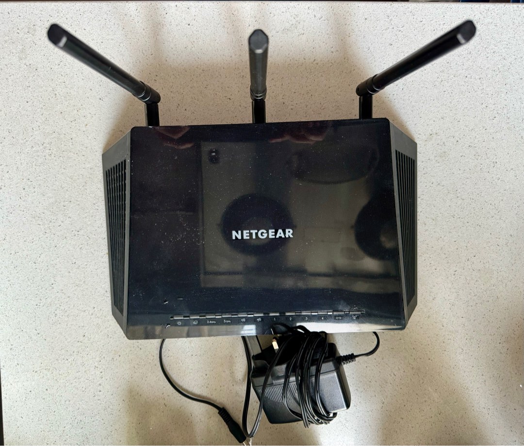 Netgear R6400v2 WiFi router, 電腦＆科技, 電腦周邊及配件, Wifi及上網相關產品 - Carousell