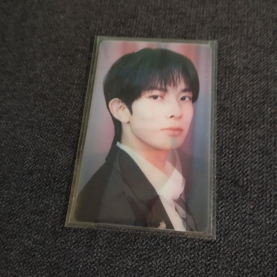 Official Enhypen card Hee Seung, Hobbies & Toys, Memorabilia ...