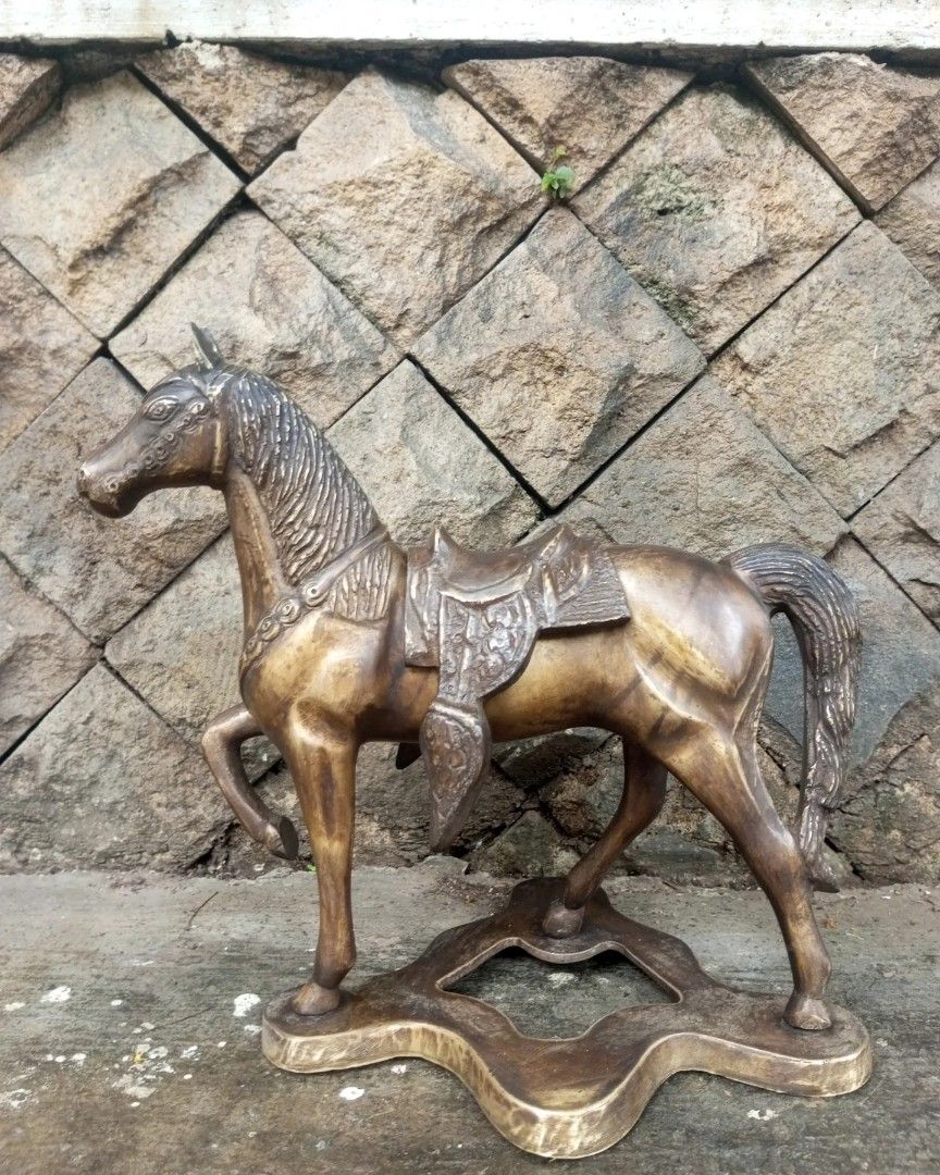 Patung kuda kuningan, Antik, Pajangan di Carousell