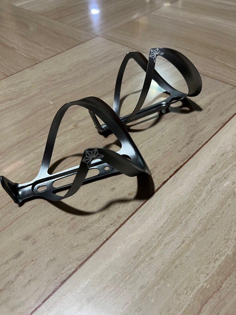 Supacaz lightweight bottle cages, Sports Equipment, Bicycles & Parts ...