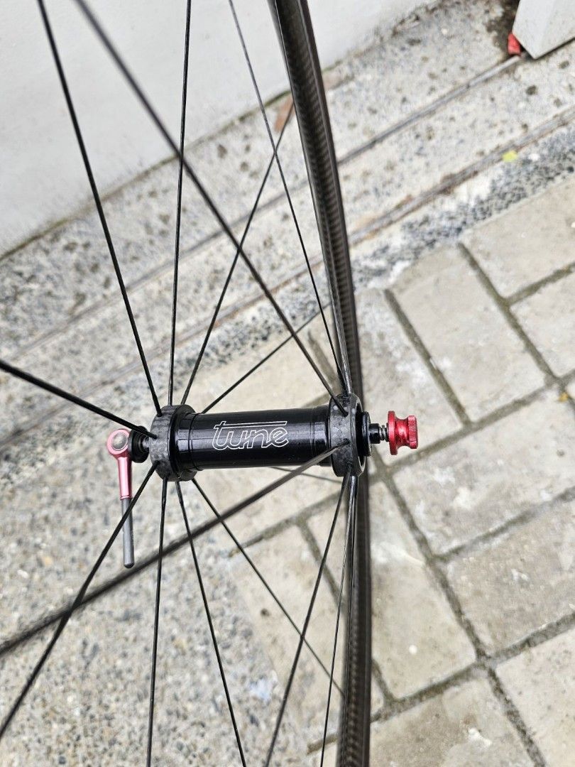 Tune Skyline Tubular wheelset, Sports Equipment, Bicycles & Parts ...