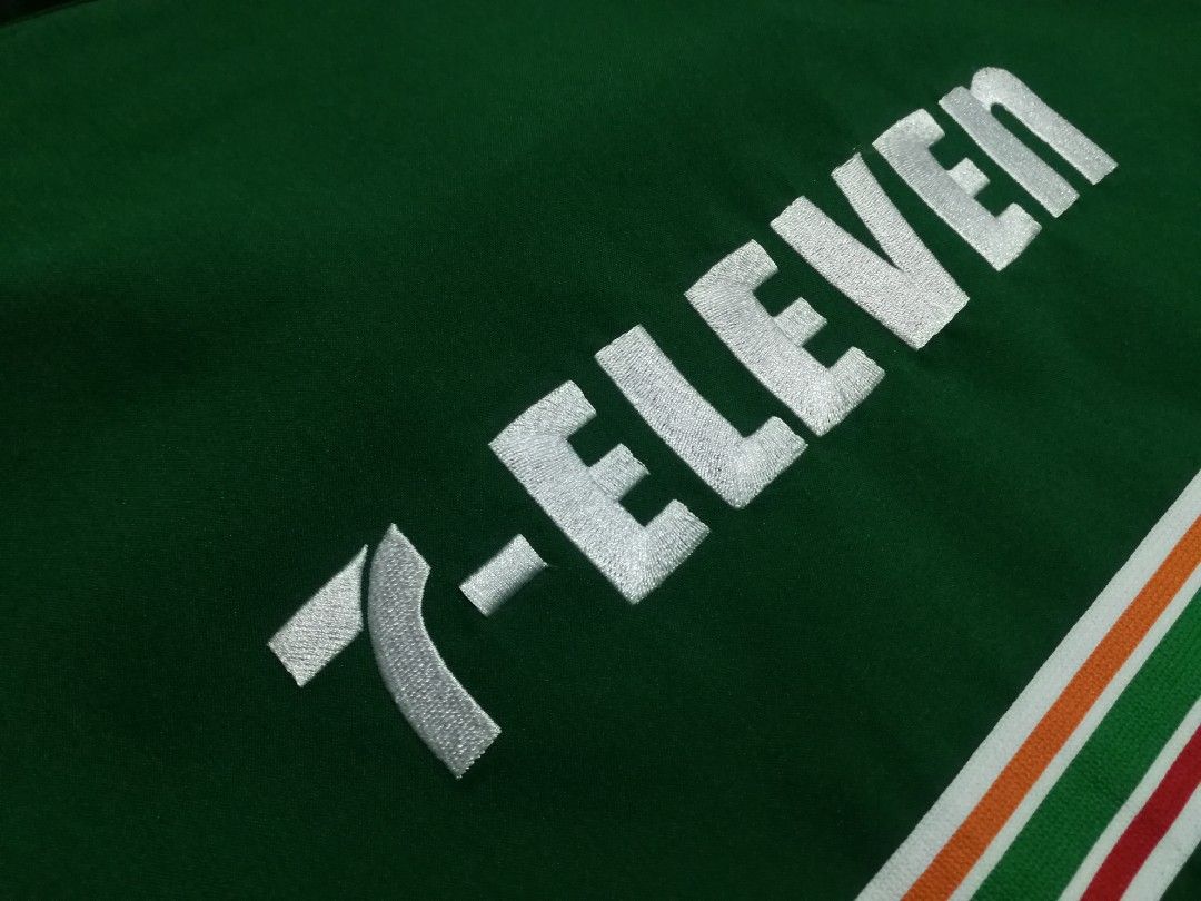 Vintage 7 Eleven japan uniform unisex XL 7113, Men's Fashion, Tops ...