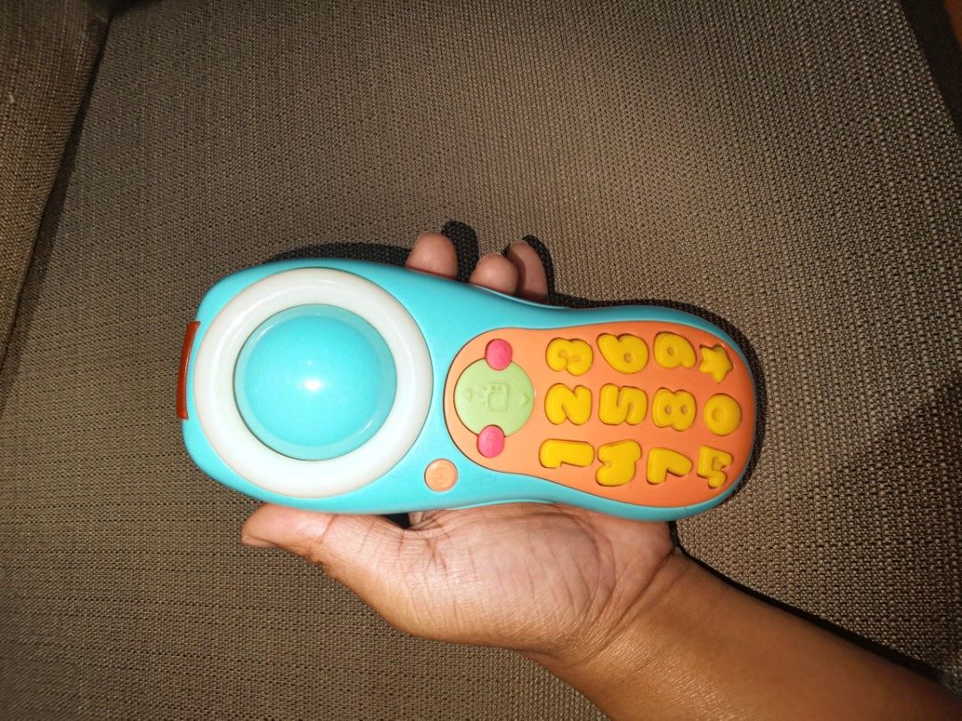 Vtech Educational Remote, Hobbies & Toys, Toys & Games on Carousell