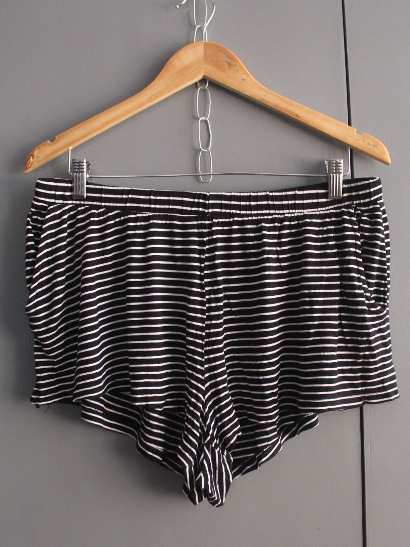YEAR END SALE: (W: 32-48) ORIGINAL H&M DIVIDED BLACK & WHITE STRIPED ...