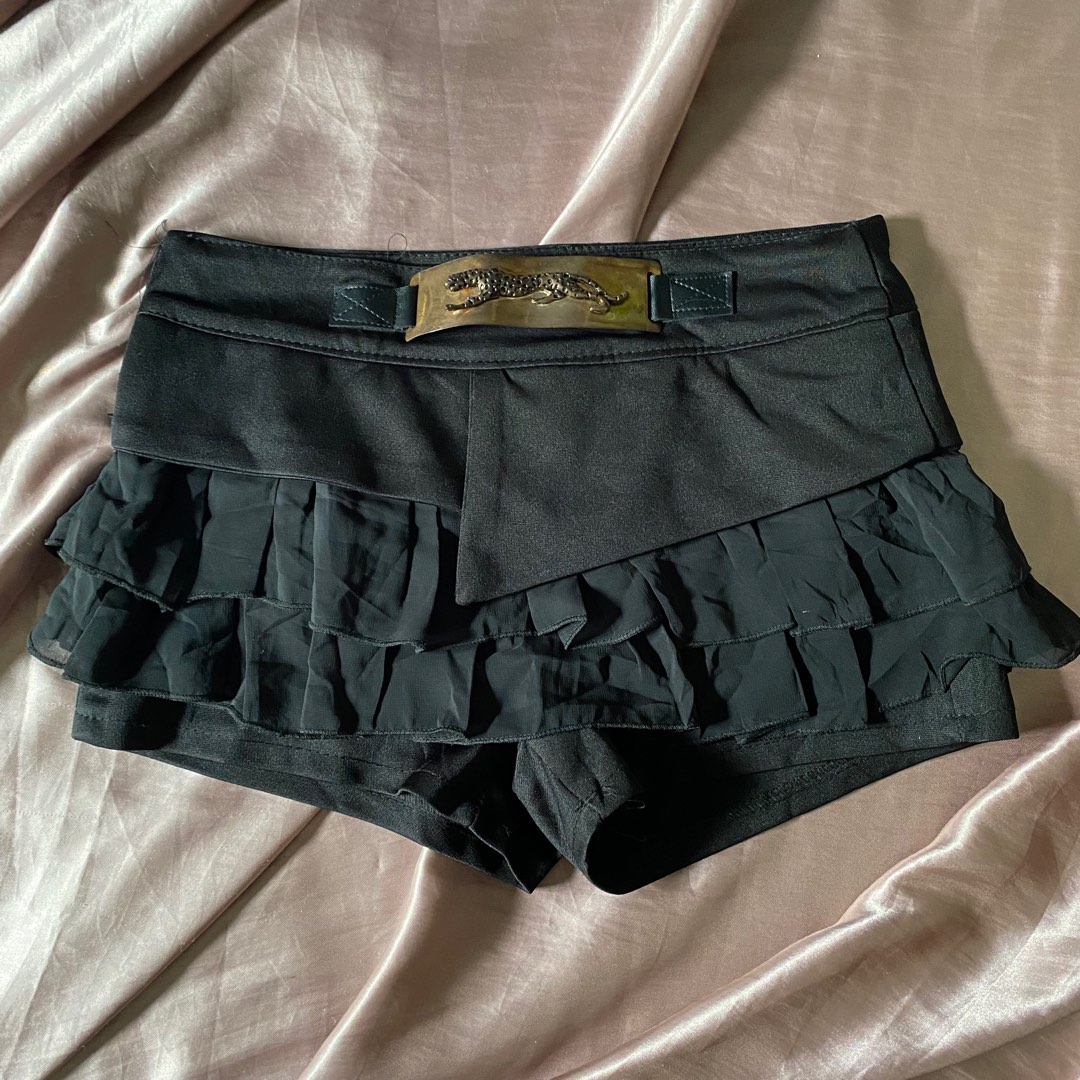 Y2K MINI SKORT, Women's Fashion, Bottoms, Skirts on Carousell