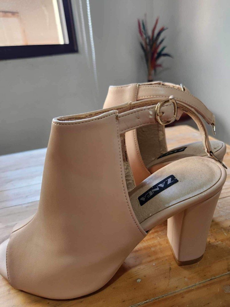 Zanea Sandals, Women's Fashion, Footwear, Sandals on Carousell