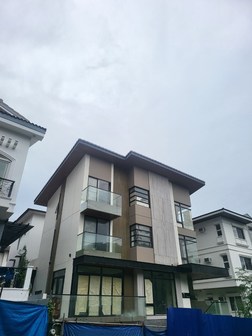 Brand New Mckinley hill BGC House for sale 132M net, Property, For Sale ...