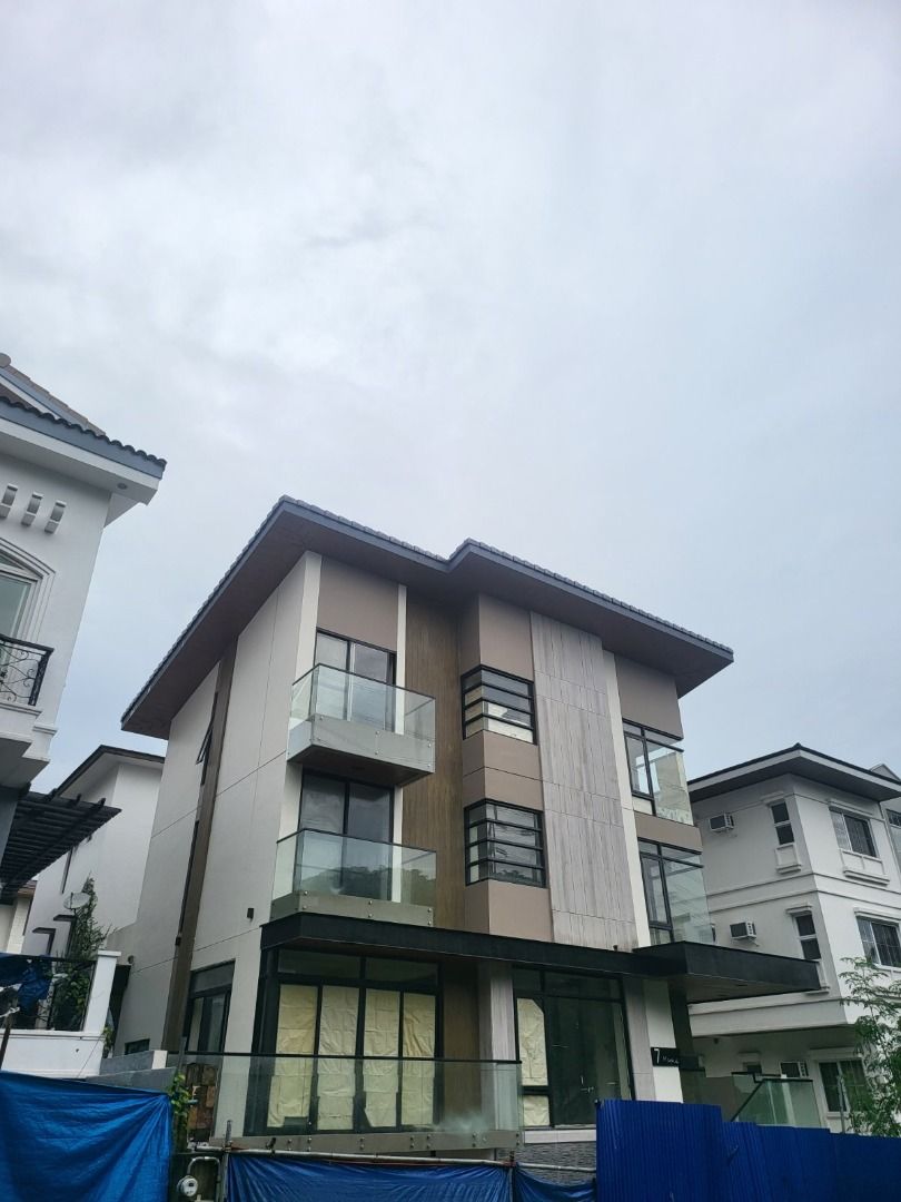 Brand New Mckinley hill BGC House for sale 132M net, Property, For Sale ...