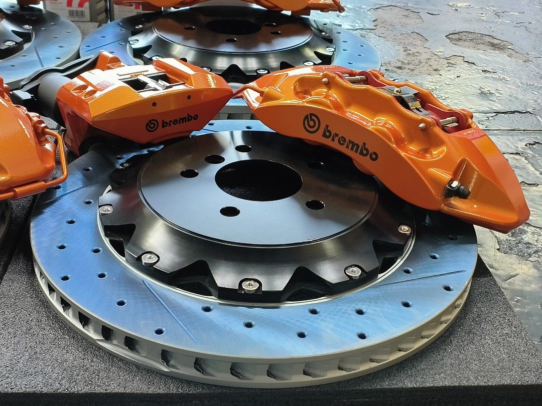 Brembo GTR35 6/4 With Epb BMW F10 , F06 , F12 , G20 , G30 , Toyota ...