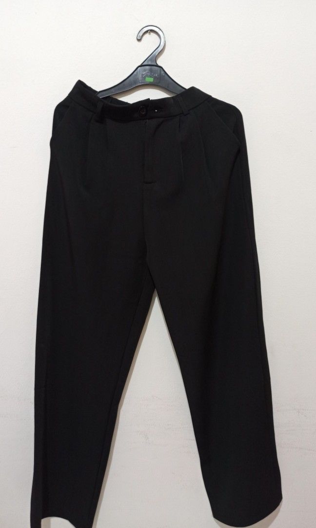 celana bahan hitam L, Fesyen Wanita, Pakaian Wanita, Bawahan di Carousell