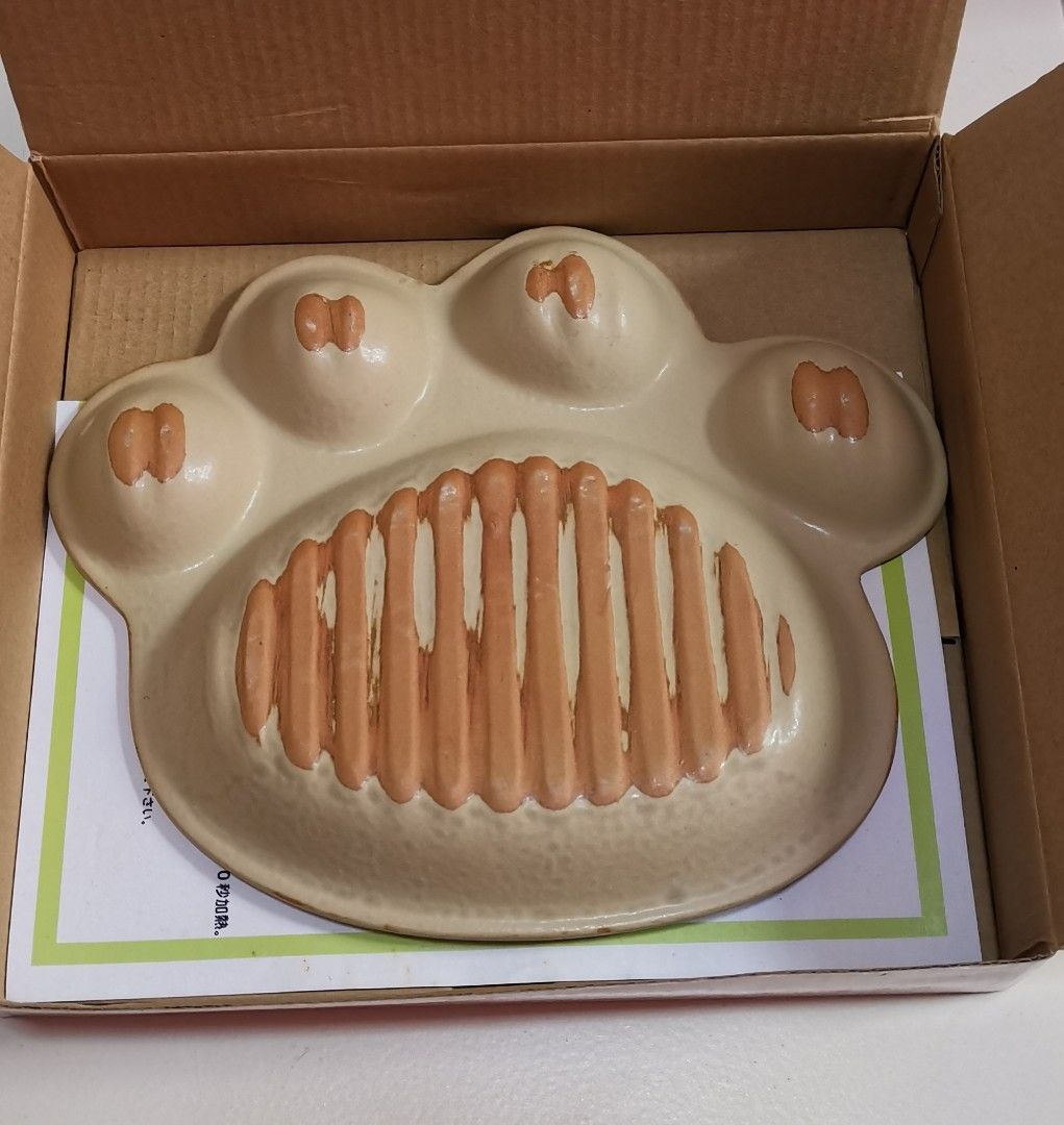 Ceramic cat paw plate, Furniture & Home Living, Kitchenware & Tableware ...