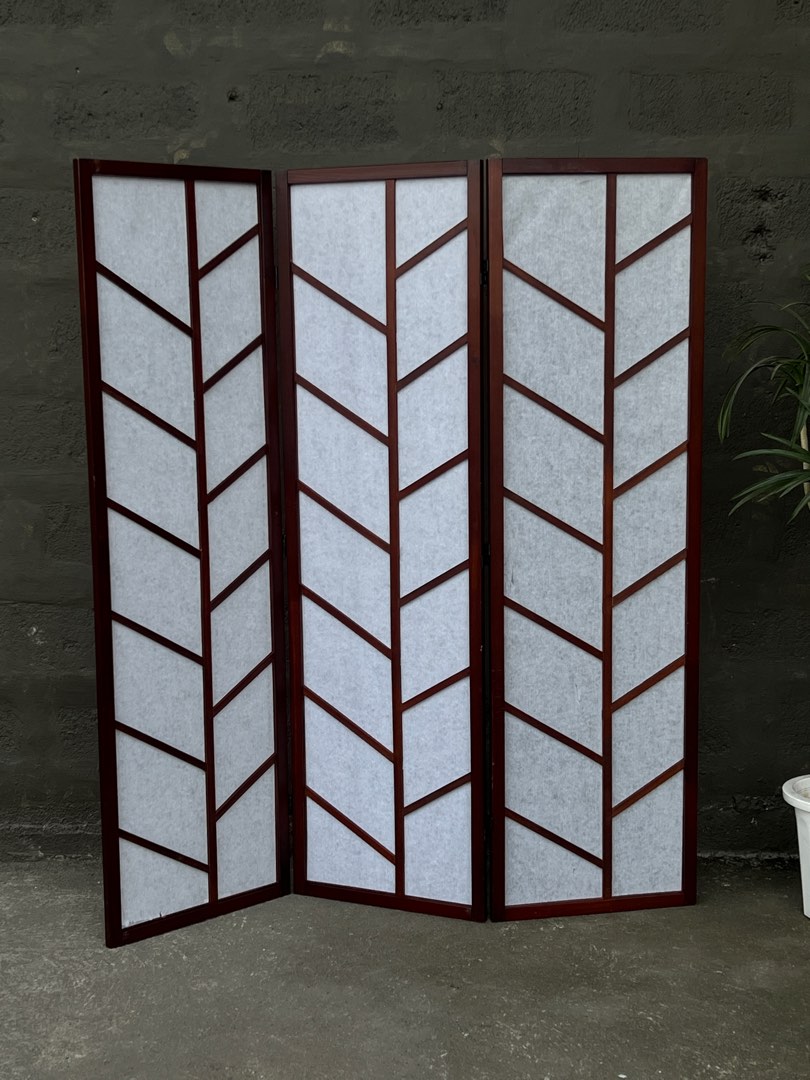 Classic style partition, room divider 17 inches per panel 59 height ...