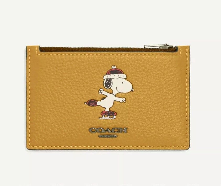 Coach X Peanuts Snoopy Card Holder, Women's Fashion, Bags & Wallets ...