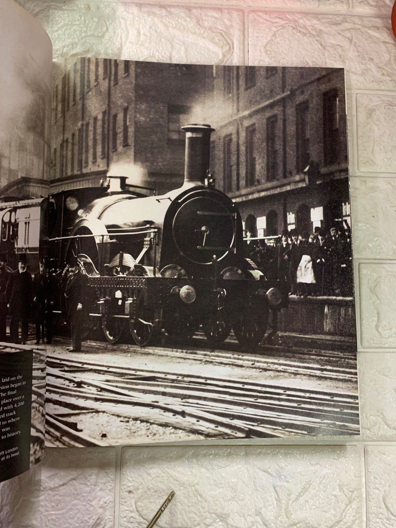 Dk Smithsonian Train The Definitive Visual Guide, Hobbies & Toys, Books ...