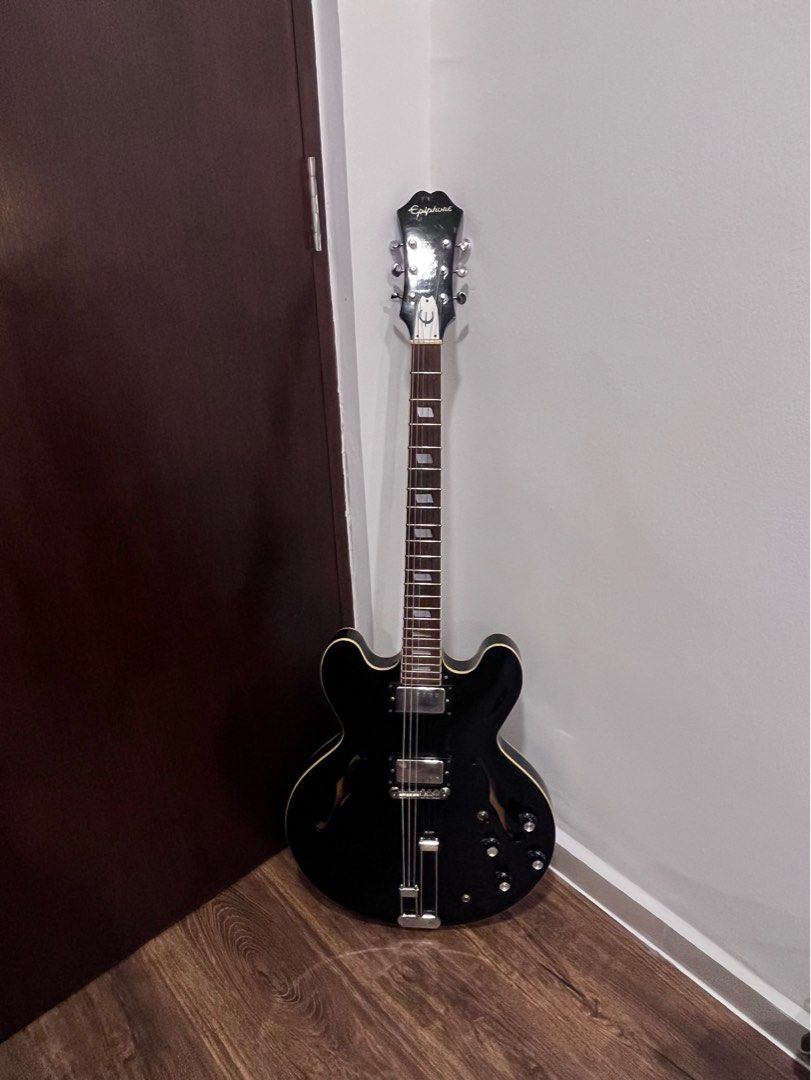 Epiphone Riviera 90s, Hobbies & Toys, Music & Media, Musical ...