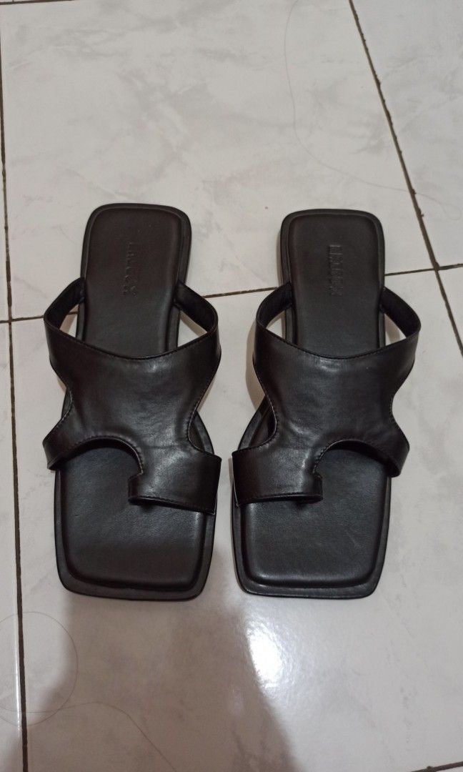 ERIGO X SANDAL (SLIP SENDAL), Fesyen Pria, Sepatu , Sandal di Carousell