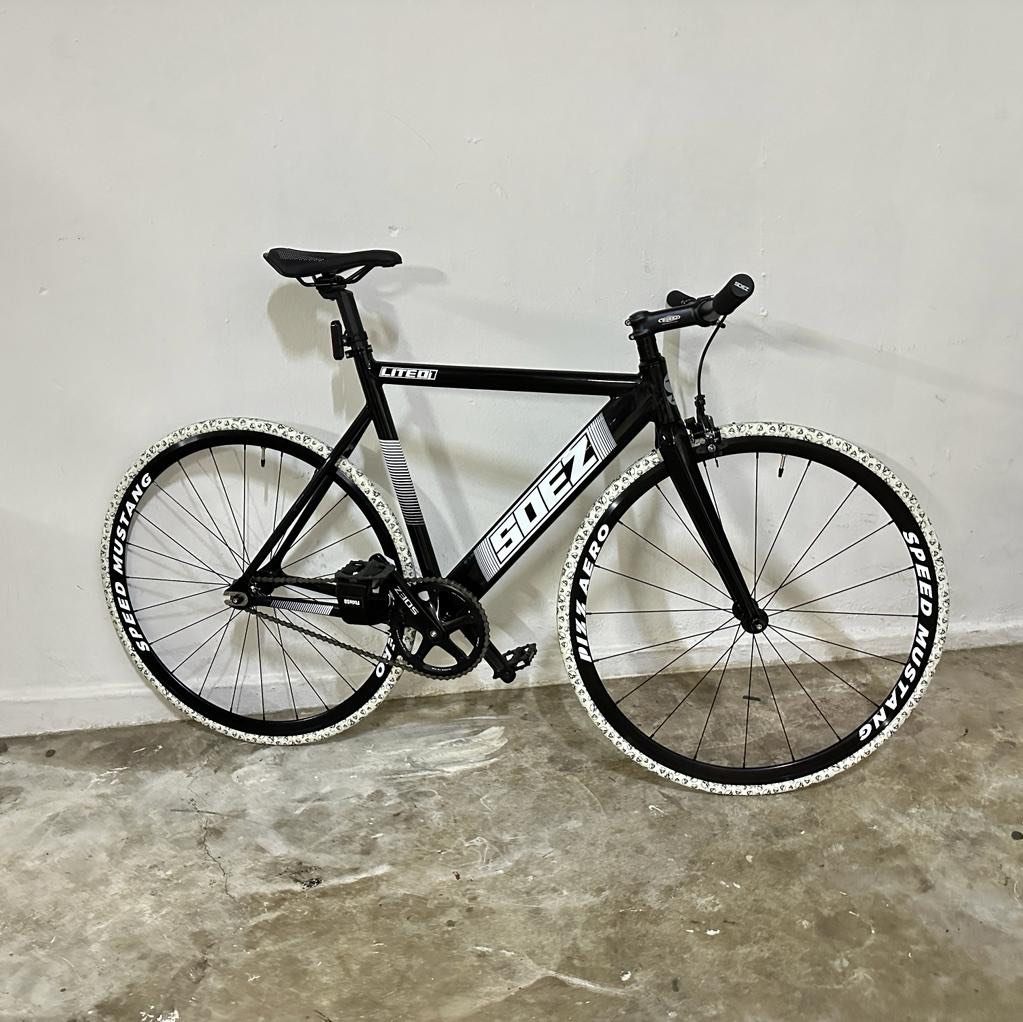 Fixie, Sports Equipment, Bicycles & Parts, Bicycles on Carousell