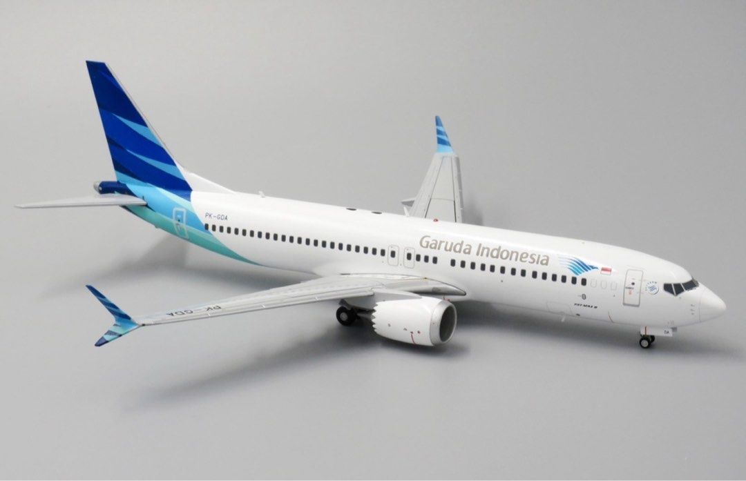 Garuda Indonesia Boeing 737 MAX 8 1:200, Hobbies & Toys, Memorabilia ...