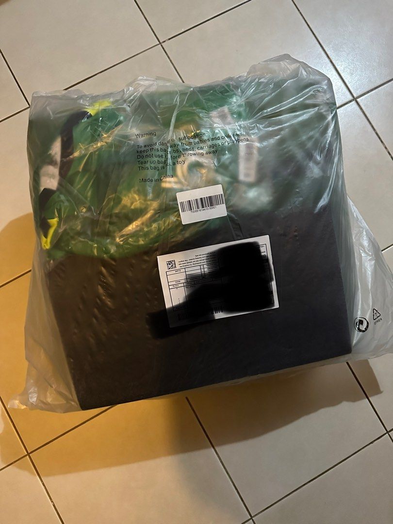 GrabFood Delivery Bag Esso Set, Motorcycles, Motorcycle Accessories on ...