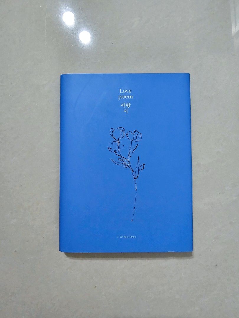 IU 아이유 Love Poem 5th Mini Album with Poster and I+UNIVER5E confetti ...