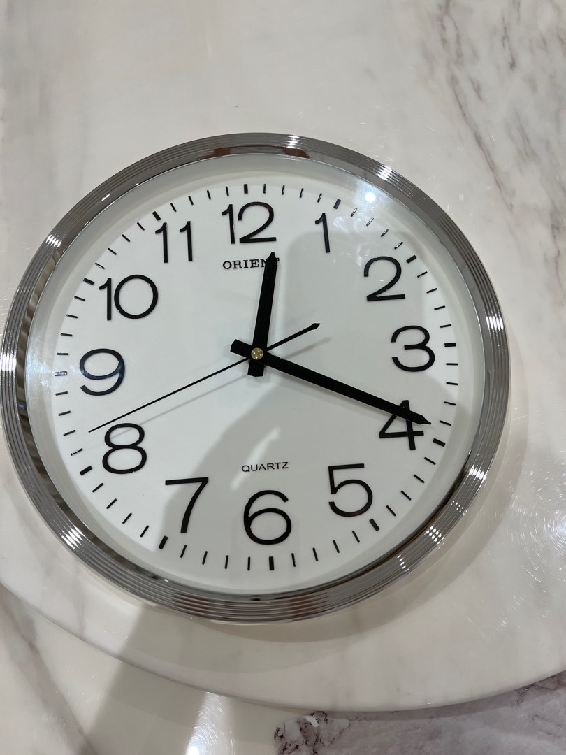 Jam dinding, Furniture & Home Living, Home Decor, Clocks on Carousell