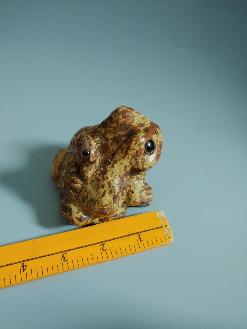 Japanese Lucky Frog SHIGARAKI ware Pottery figurine, Hobbies & Toys ...